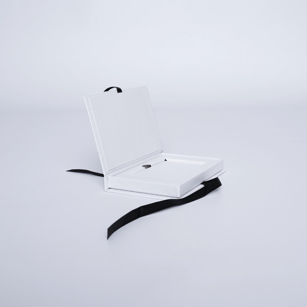 Concorde card holder with satin closing tape